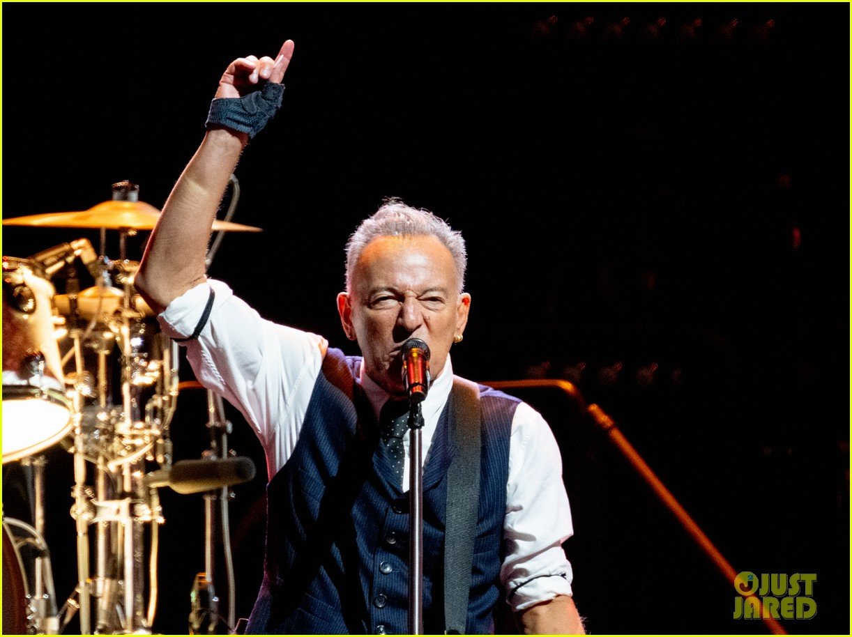 'Streets of Minneapolis' Lyrics: Bruce Springsteen Shares Anti-ICE ...