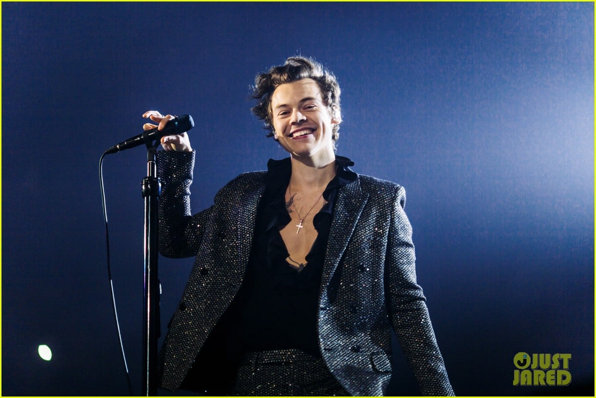 Harry Styles Adds More Wembley Dates on 'Together, Together' Tour, Sets ...