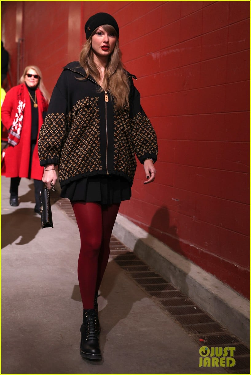 Taylor Swift Confirms 'Opalite' as Single No. 2 From 'The Life of a ...