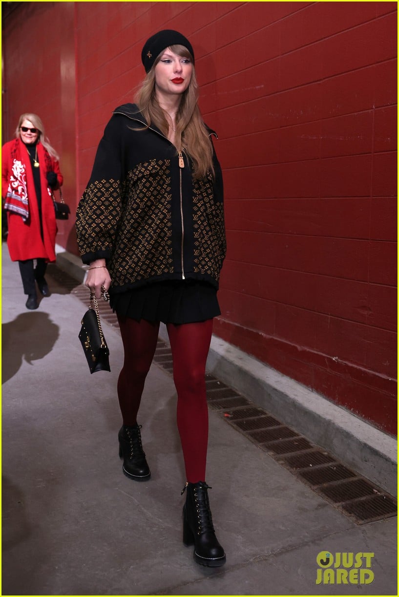 Taylor Swift Confirms 'Opalite' as Single No. 2 From 'The Life of a ...