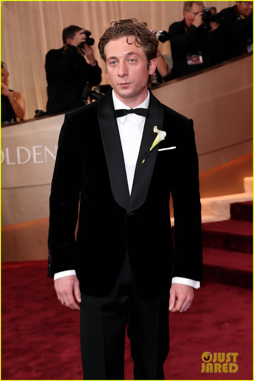 Jeremy Allen White & Ayo Edebiri Bring 'The Bear' to Golden Globes 2026 ...