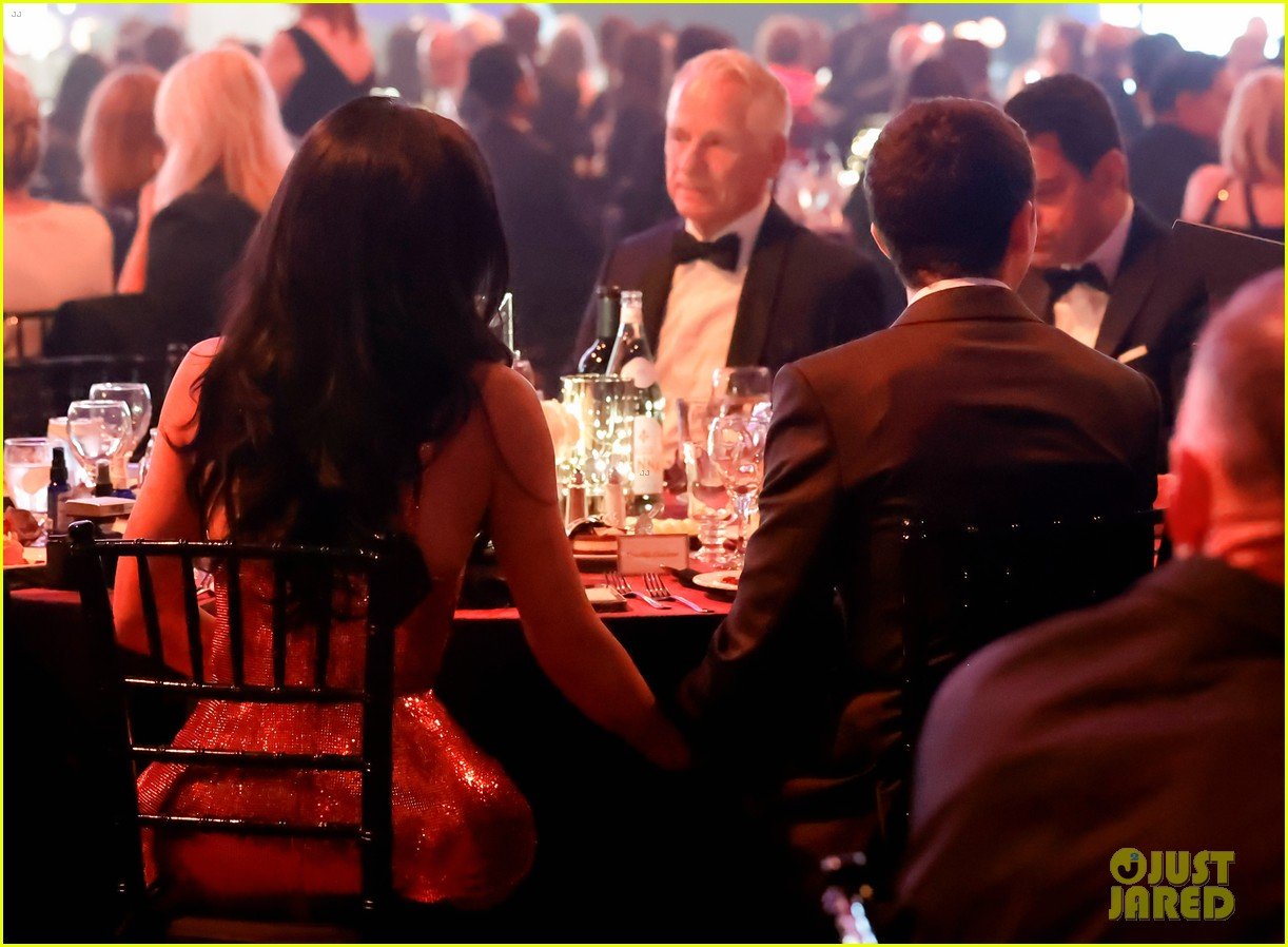 Timothee Chalamet & Kylie Jenner Hold Hands While Arriving for Critics ...