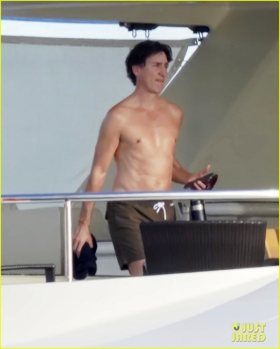 Justin Trudeau Goes Shirtless on Yacht Vacation in St. Barths: Photo ...