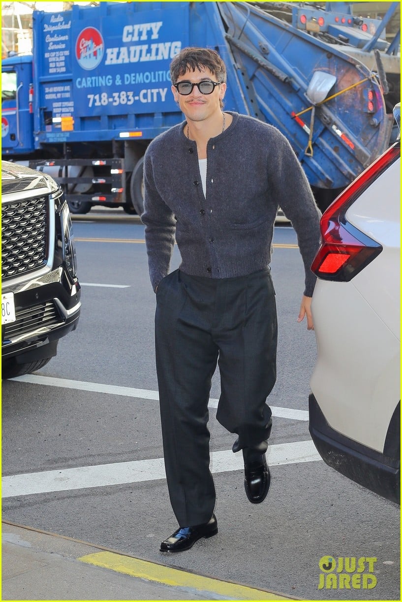 Tom Blyth & Emily Bader Step Out in NYC After 'People We Meet on ...