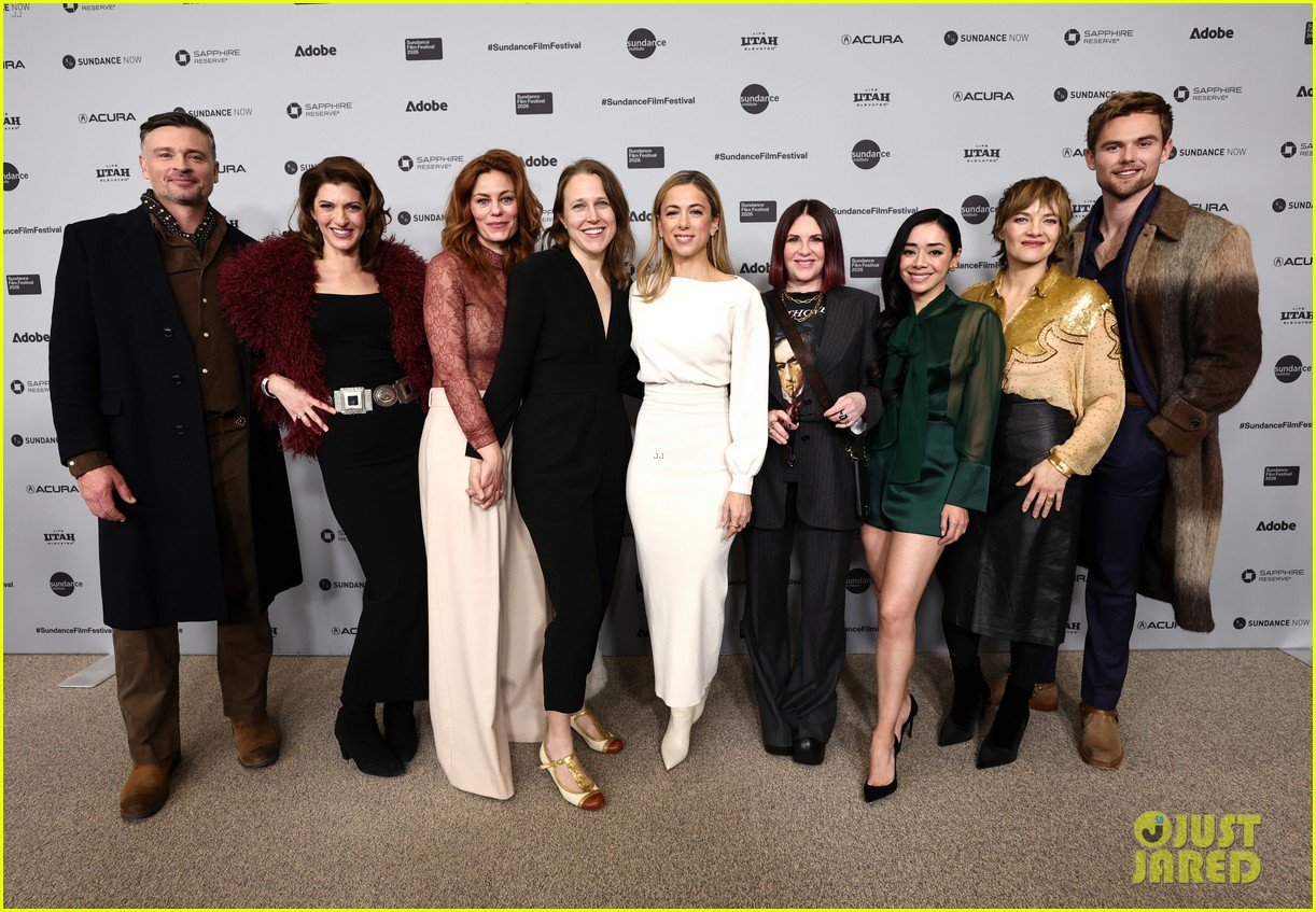 Smallville's Tom Welling Makes Rare Appearance with Wife Jessica at ...