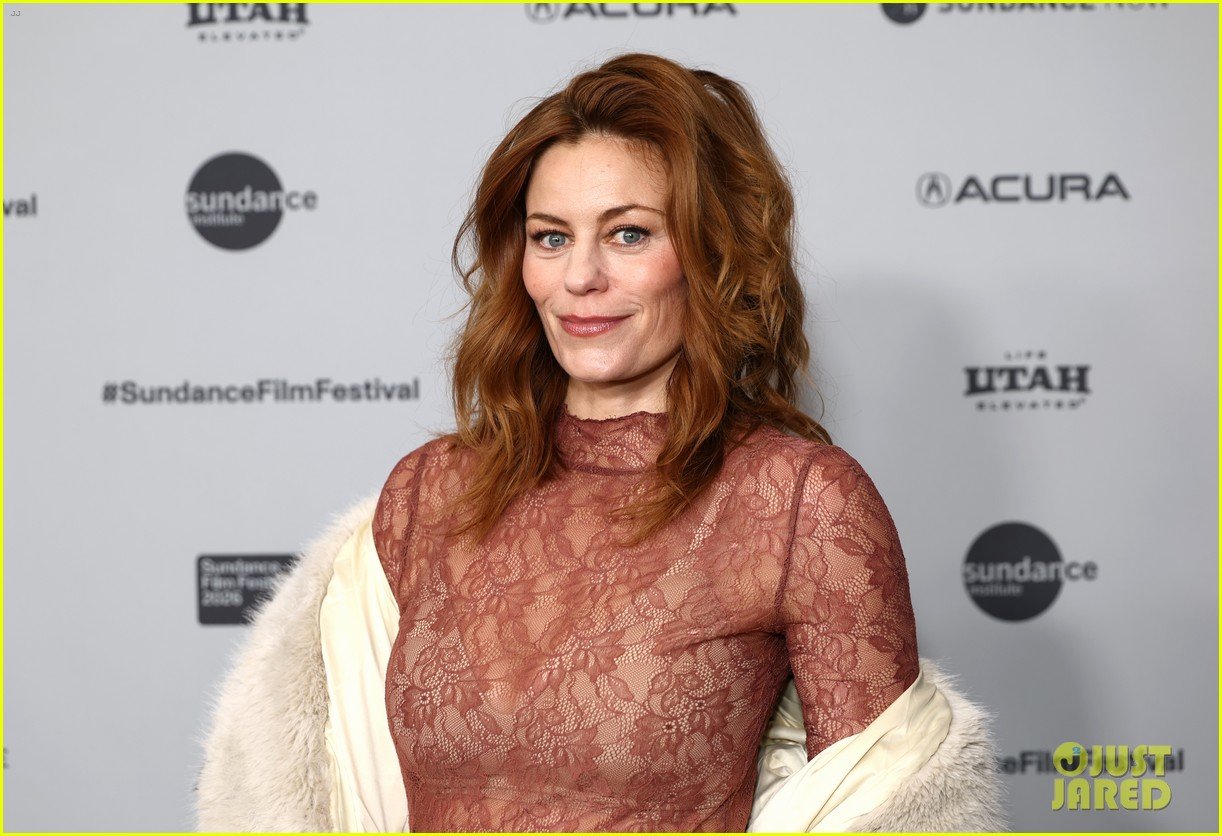 Smallville's Tom Welling Makes Rare Appearance with Wife Jessica at ...