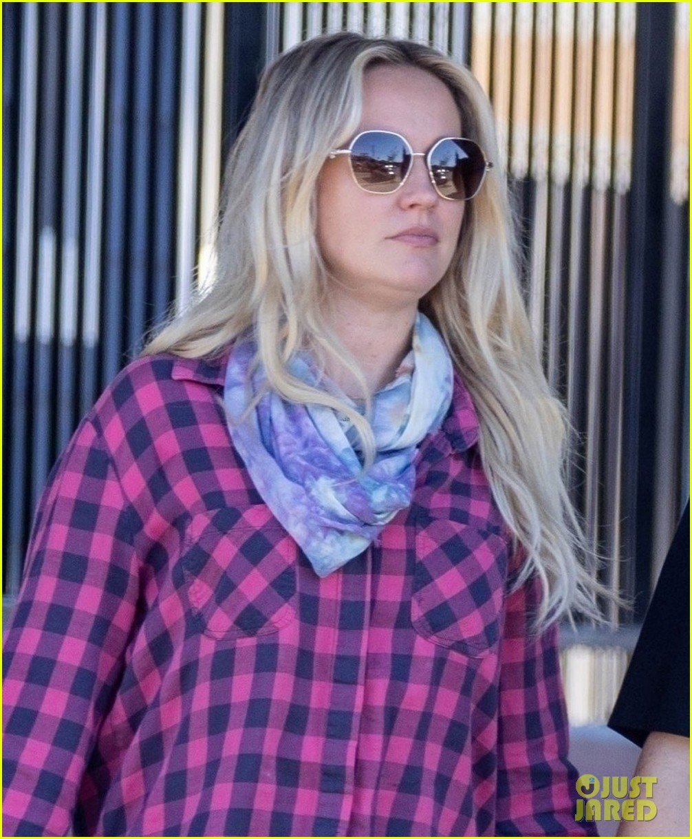 Anna Camp & Girlfriend Jade Whipkey Hold Hands During Day Out in L.A ...