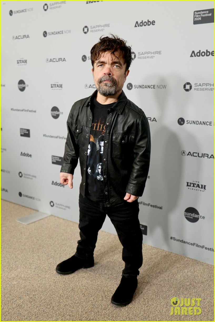 Olivia Colman & Alexander Skarsgard Tease Uncoventional Romance at ...