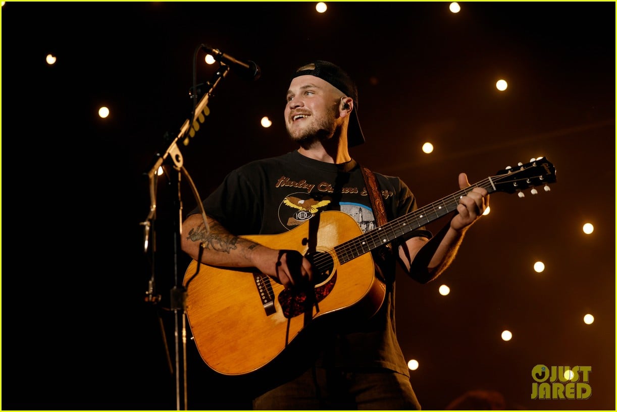 'Bad News' Lyrics & Meaning: Zach Bryan Anti-ICE Patriotic Song Goes ...