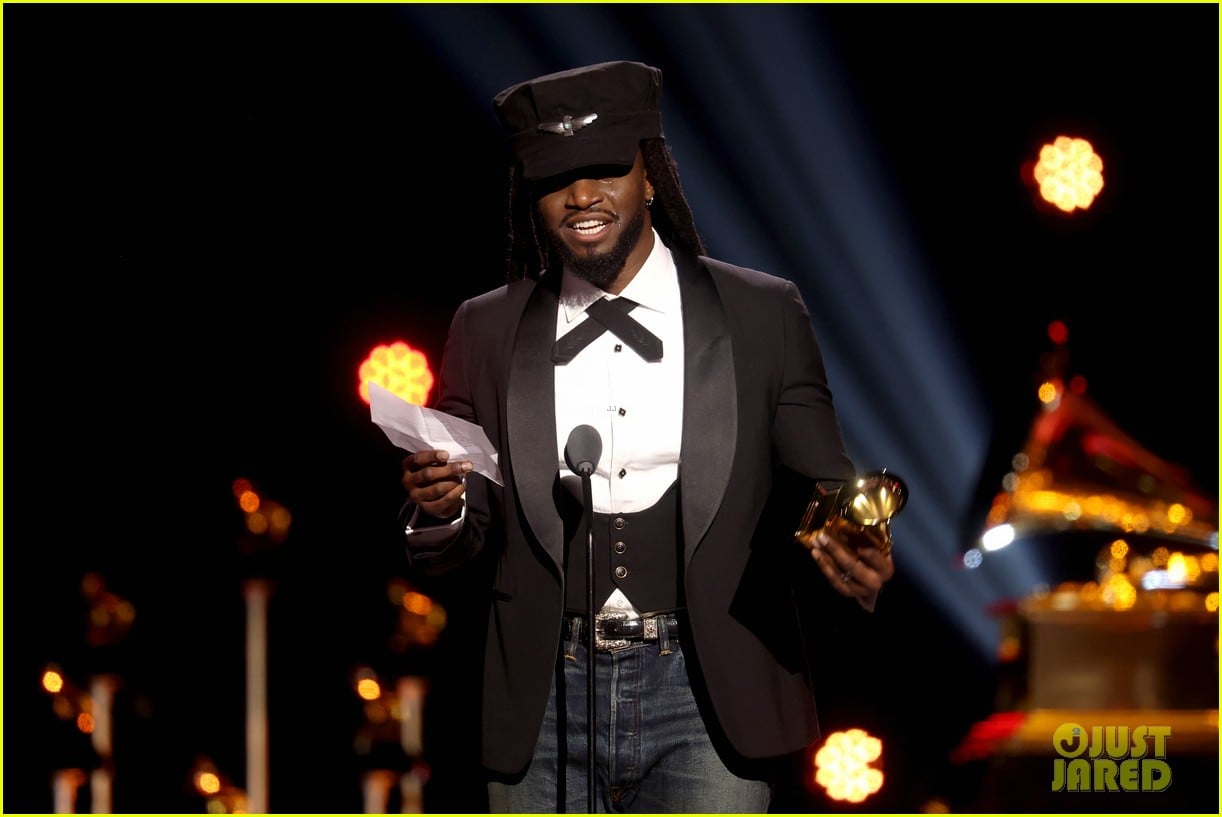 Shaboozey Gets Emotional as He Wins First Grammy, Dedicates Award to ...
