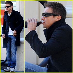 Jeremy Renner: Chelsea Lunch Break | Jeremy Renner | Just Jared ...