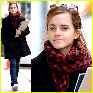 Emma Watson Braves Frigid Cold for NYC Apartment Hunting! | Emma Watson ...