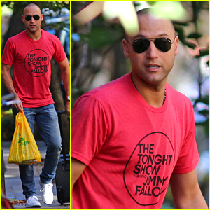 Derek Jeter Gets Respect From The Rock at WWE as He Starts an Epic ...