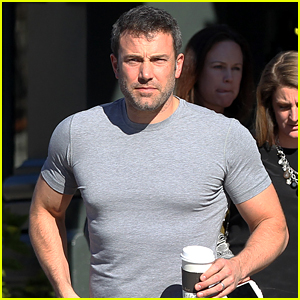 Buff Ben Affleck Named People’s Choice Awards’ Favorite Humanitarian ...