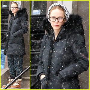 Jennifer Lawrence Wears Geek Chic Eyeglasses in Boston | Jennifer ...