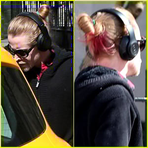 Macaulay Culkin Is Rocking Pink Hair Highlights These Days | Macaulay ...
