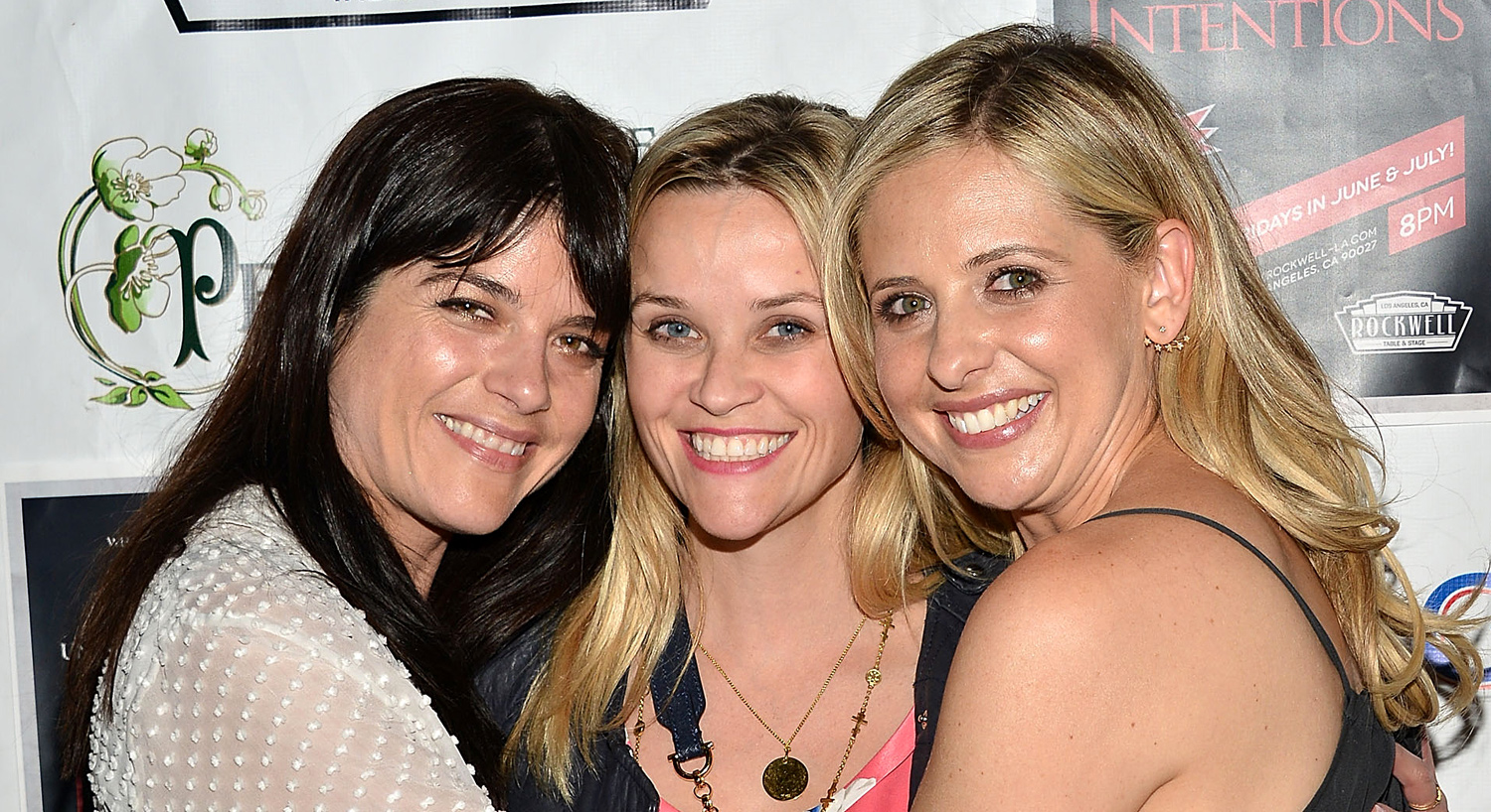 Sarah Michelle Gellar & Selma Blair Reenact ‘Cruel Intentions’ Kiss ...