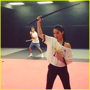 Olivia Munn Shows Off Amazing Sword Skills in New Video! | Aaron ...