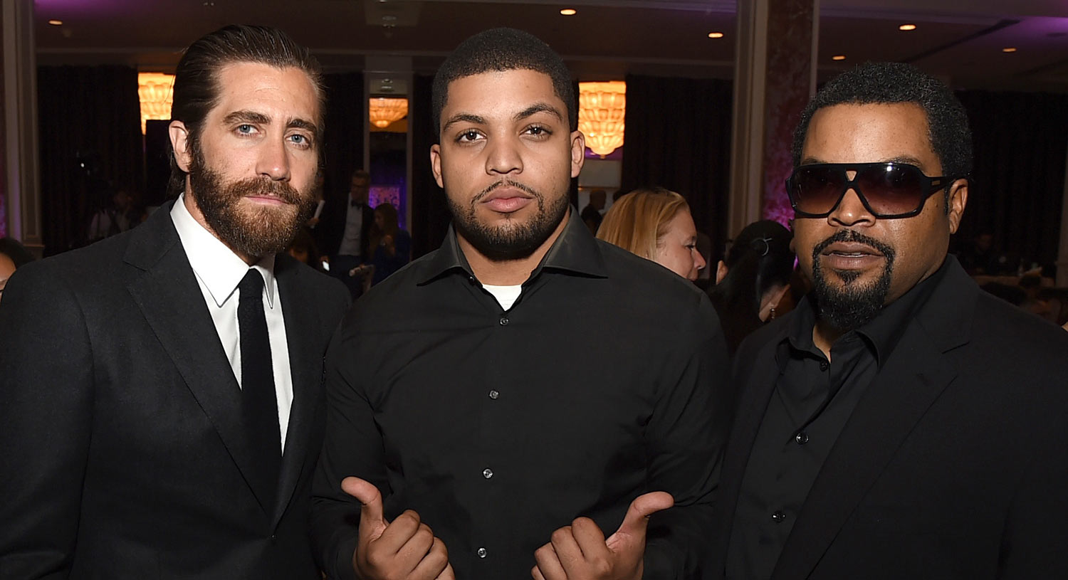 Jake Gyllenhaal Meets the ‘Straight Outta Compton’ Team! | Benicio Del ...