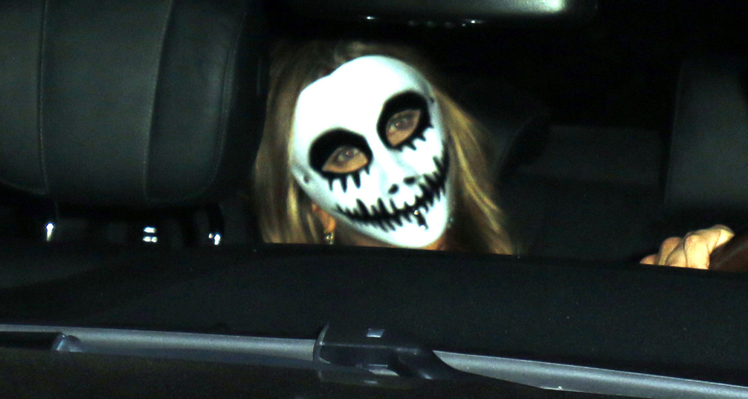 Jennifer Aniston Sports a Scary Mask for Halloween 2015 | 2015 ...