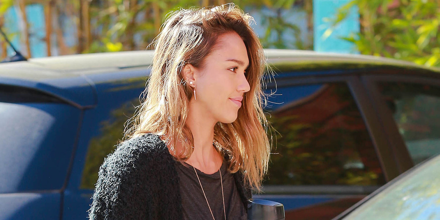 Jessica Alba Creates Her Own Sprinkles Cupcake For Charity | Jessica ...