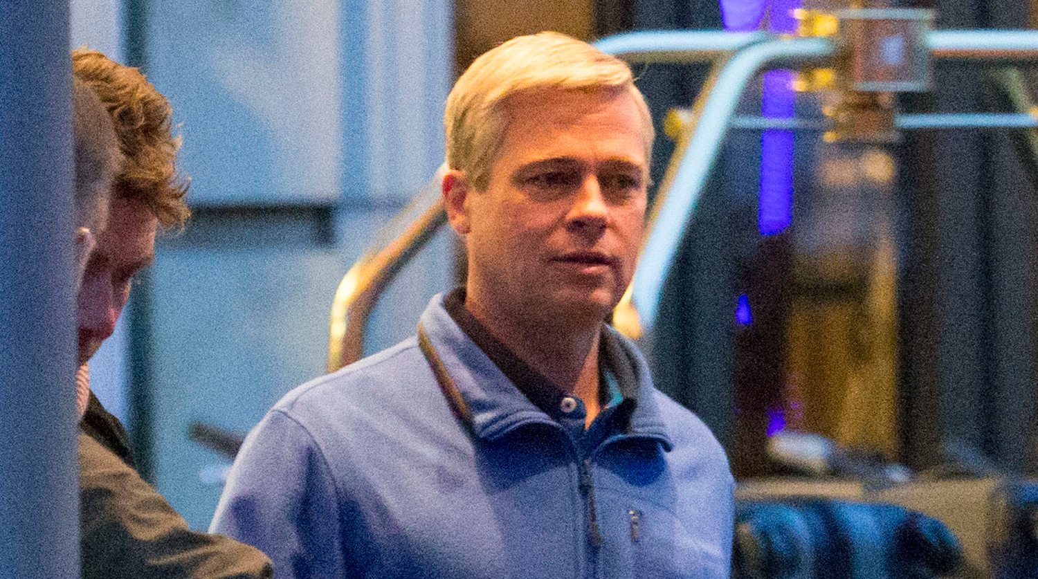 Brad Pitt Goes Back to Gray Hair on 'War Machine' Set! - Just Jared ...