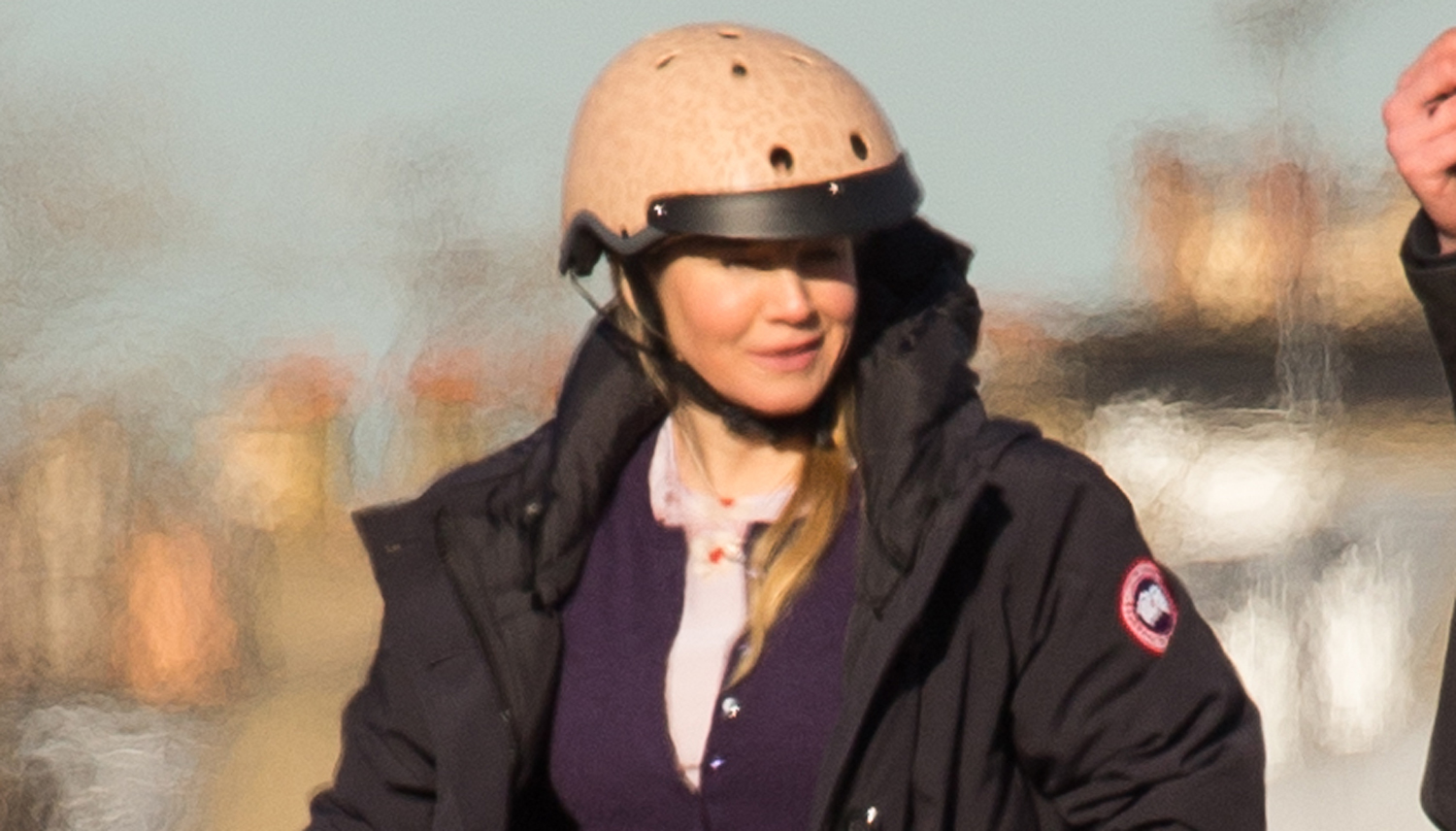 Ed Sheeran Joins Renee Zellweger on Set of ‘Bridget Jones’s Baby ...