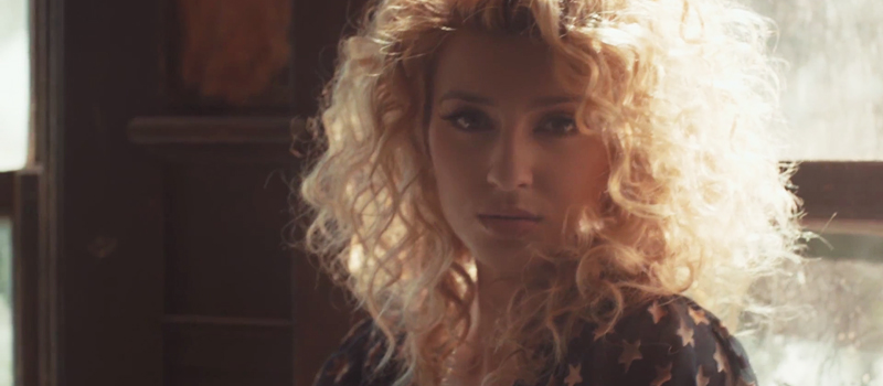 Tori Kelly Debuts ‘Hollow’ Music Video – Watch Now! | Muisc, Music ...