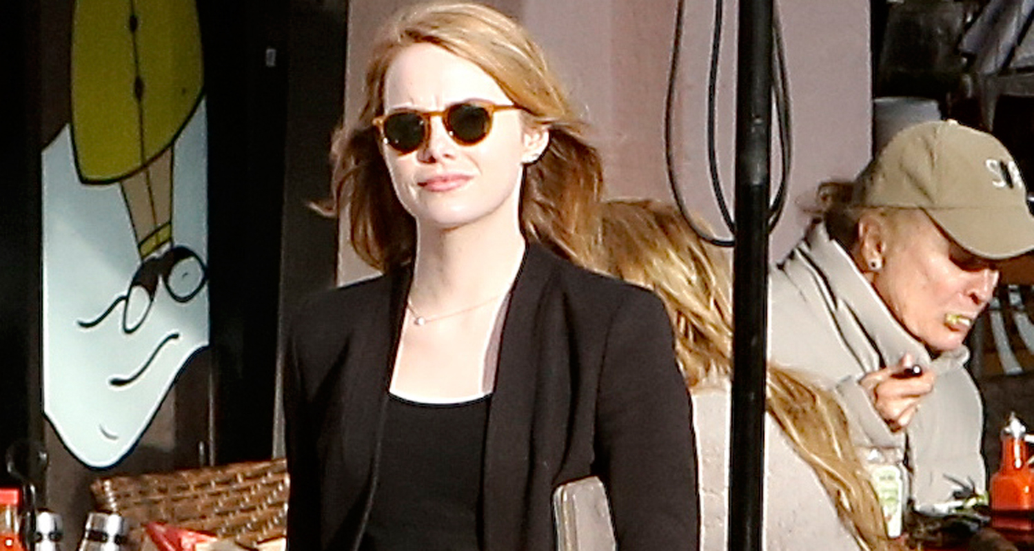 Emma Stone Steps Out For Casual Bite To Eat In Santa Monica | Emma ...