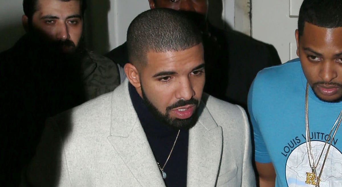 Drake Headlines Bat Mitzvah, Sings ‘Hotline Bling’ For Screaming Kids ...