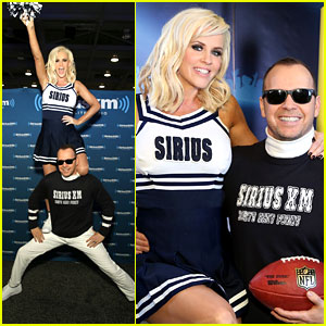 Jenny McCarthy & Donnie Wahlberg Are Adorable Super Bowl Cheerleaders ...