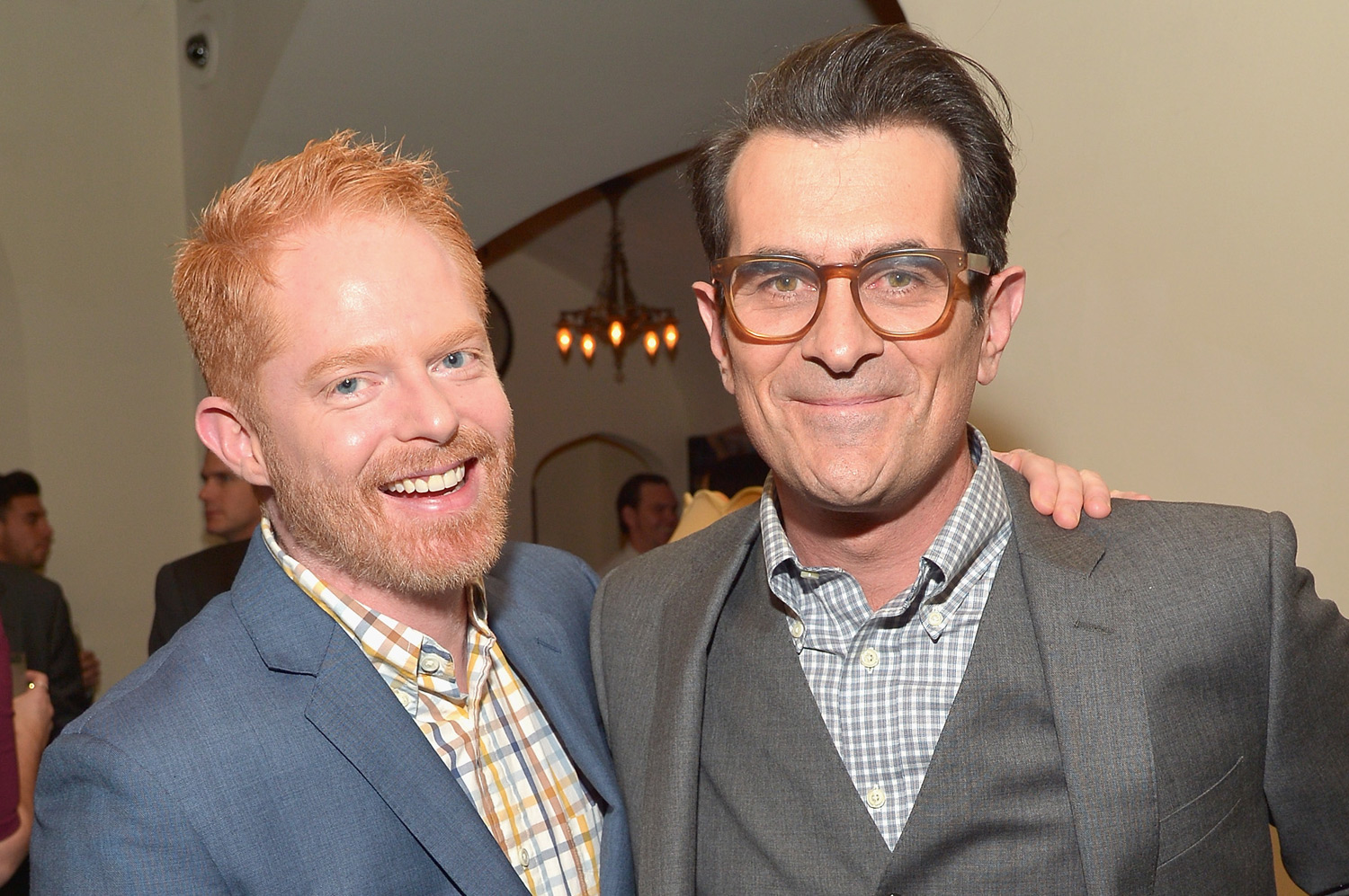 Jesse Tyler Ferguson & Ty Burrell Get Ready for the Oscars With ...