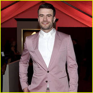 Sam Hunt Rocks a Pink Suit at Grammys 2016! | 2016 Grammys, Grammys ...
