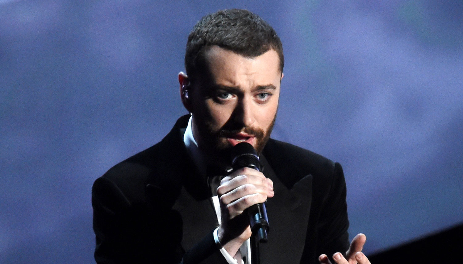 Sam Smith Performs James Bond Song at Oscars 2016 (Video) | 2016 Oscars ...
