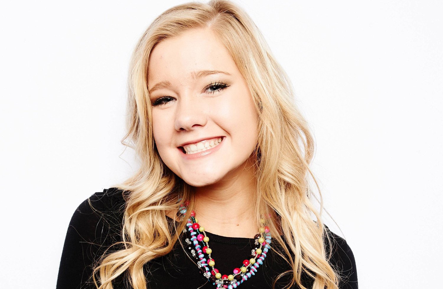 ‘American Idol’ Contestant Emily Brooke Can’t Get Tickets to the Finale ...