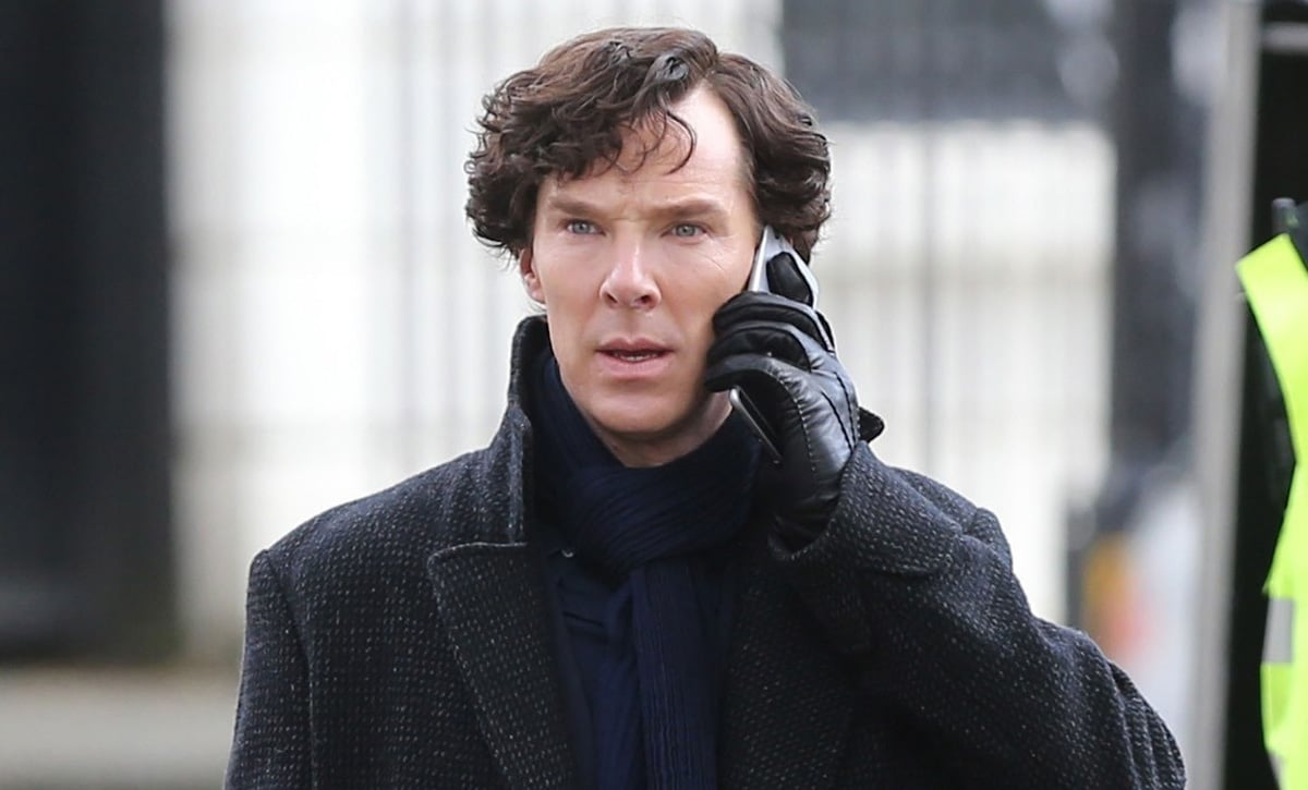 Benedict Cumberbatch Films ‘Sherlock’ Season Four with His Co-Stars ...