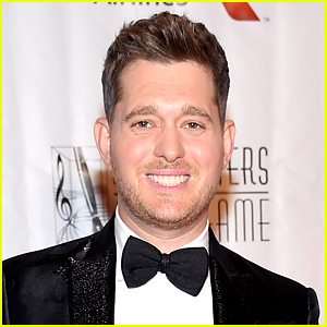 Michael Buble Reacts to Viral Photo of Him Eating Corn | Michael Buble ...