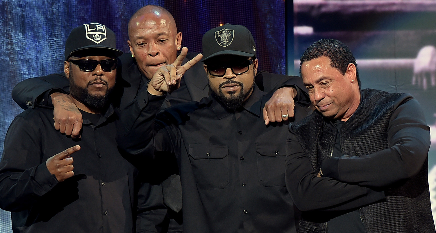 Kendrick Lamar Inducts NWA Into Rock & Roll Hall of Fame | DJ Yella, Dr ...