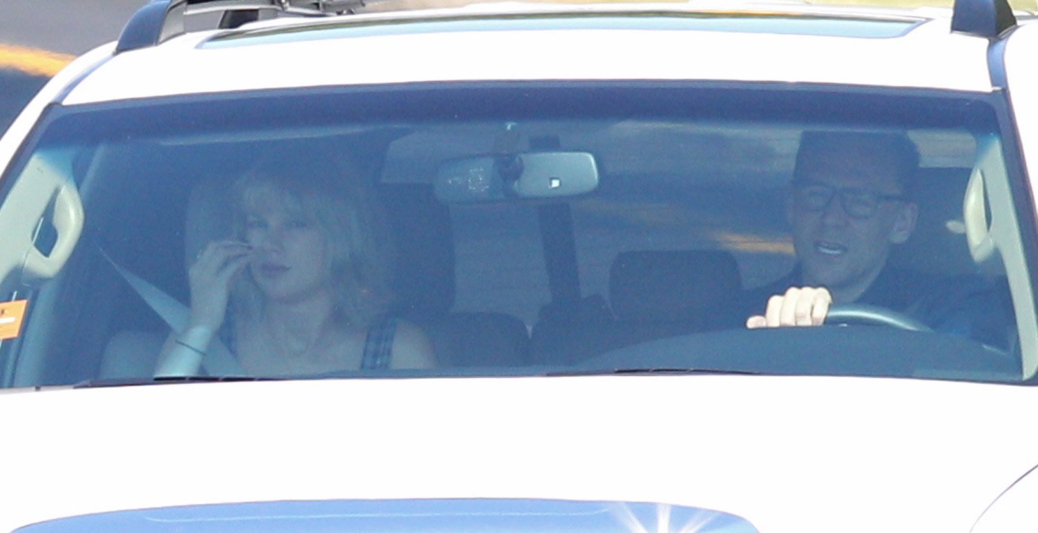 Taylor Swift & Tom Hiddleston Catch Flight Out of Rhode Island | Taylor ...