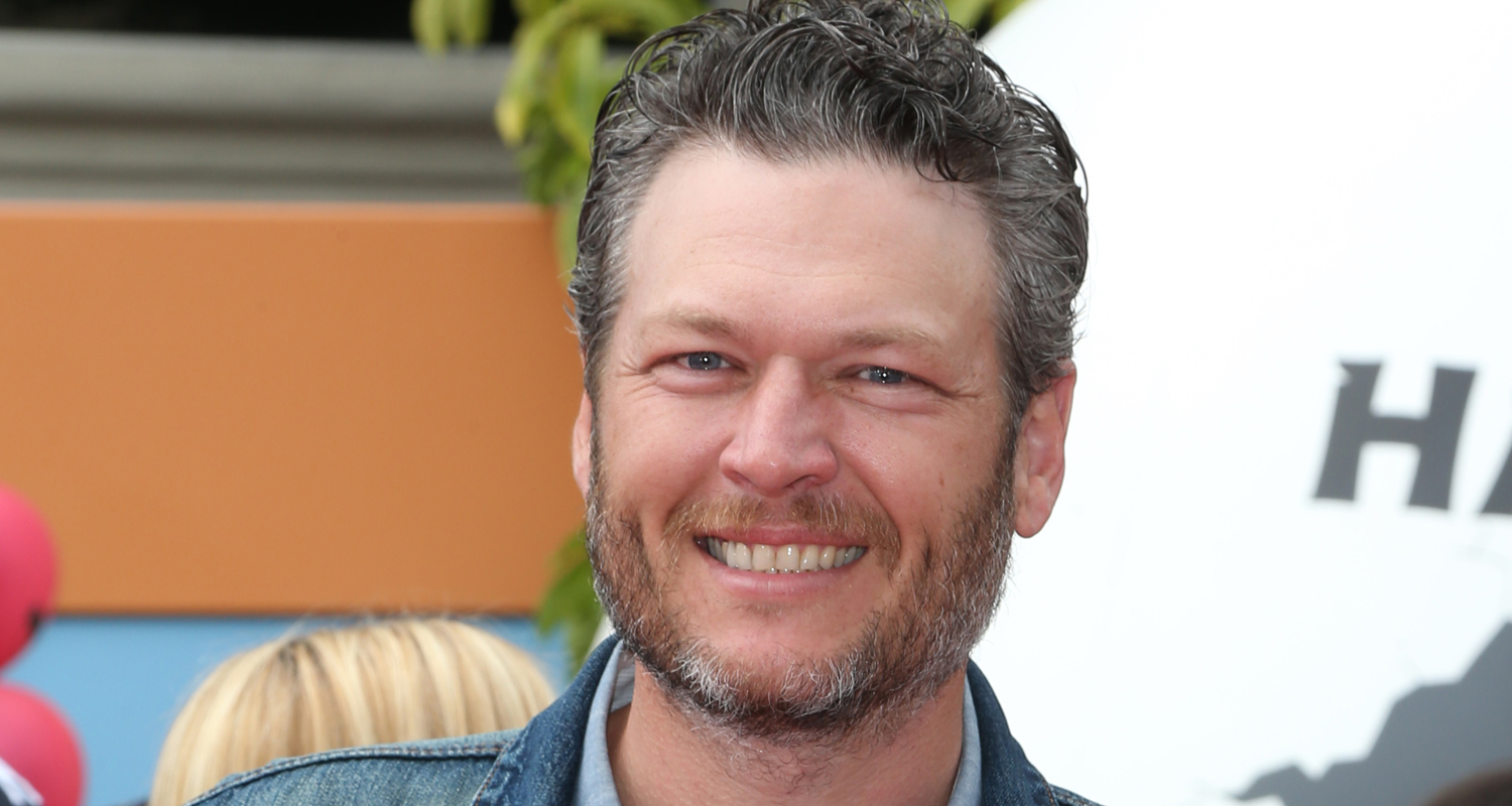 Blake Shelton Gets Festive With Gwen Stefani’s Son Apollo | Apollo ...