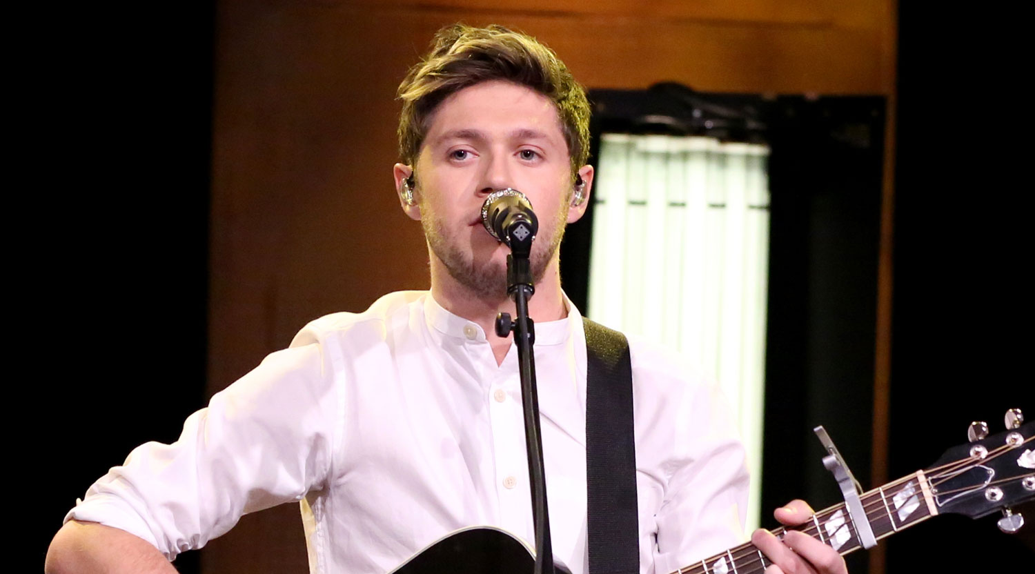 VIDEO: Niall Horan Performs ‘This Town’ on ‘The Tonight Show’ | Niall ...