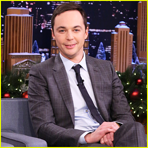 VIDEO: Jim Parsons Almost Has Panic Attack Playing 5-Second Summaries ...