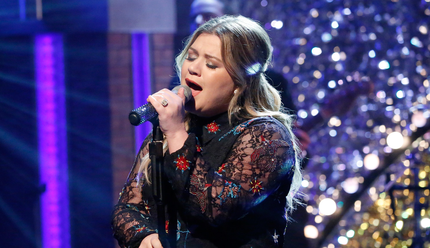 VIDEO: Kelly Clarkson’s New Year’s Eve 2017 Performance Will Start Your ...