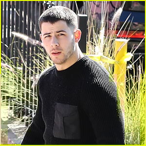 Nick Jonas Gets Ripped By Working Out Six Days a Week | Nick Jonas ...