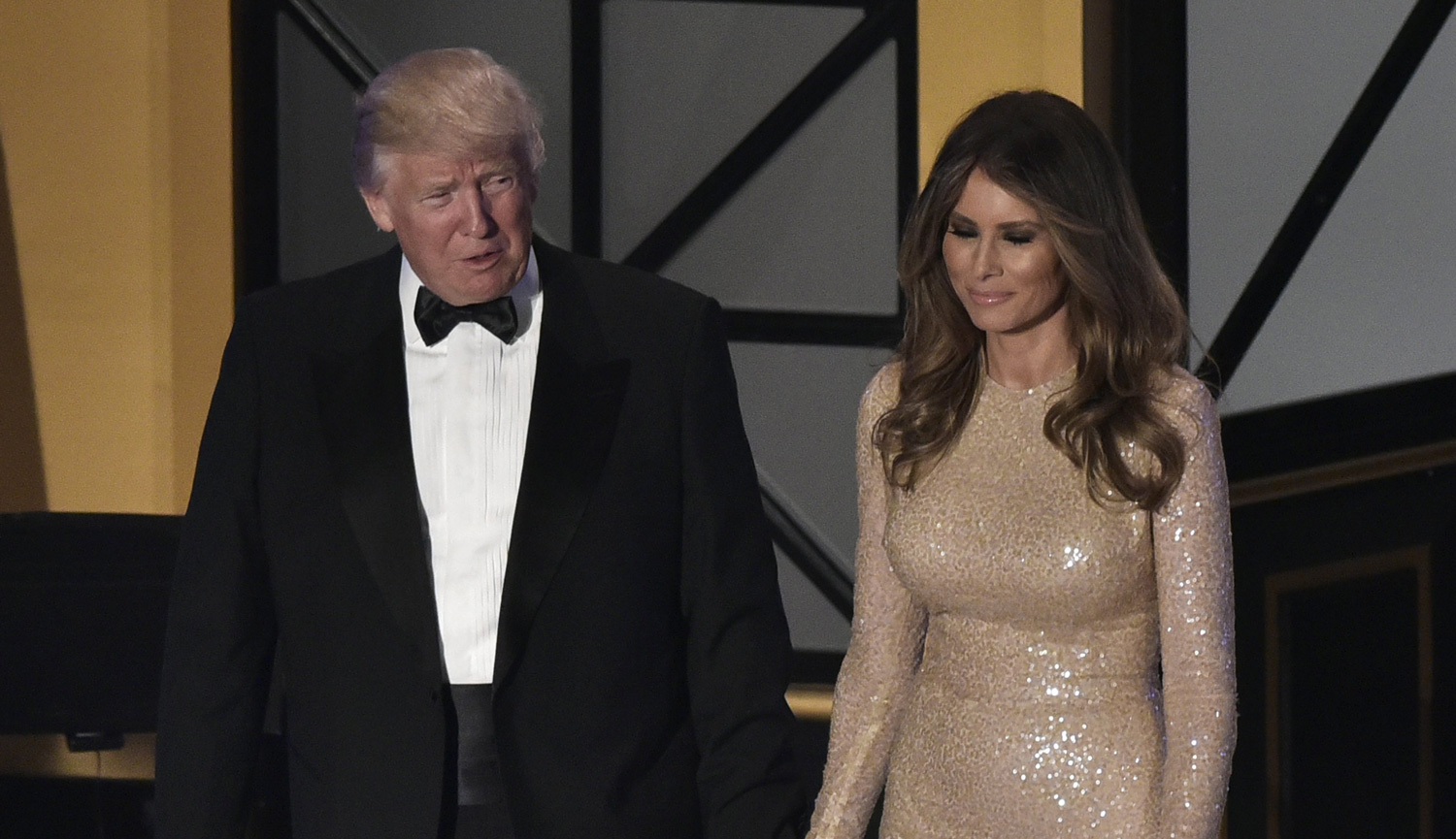 Melania Trump Wears Form-Fitting Gown to Pre-Inauguration Dinner | 2017 ...