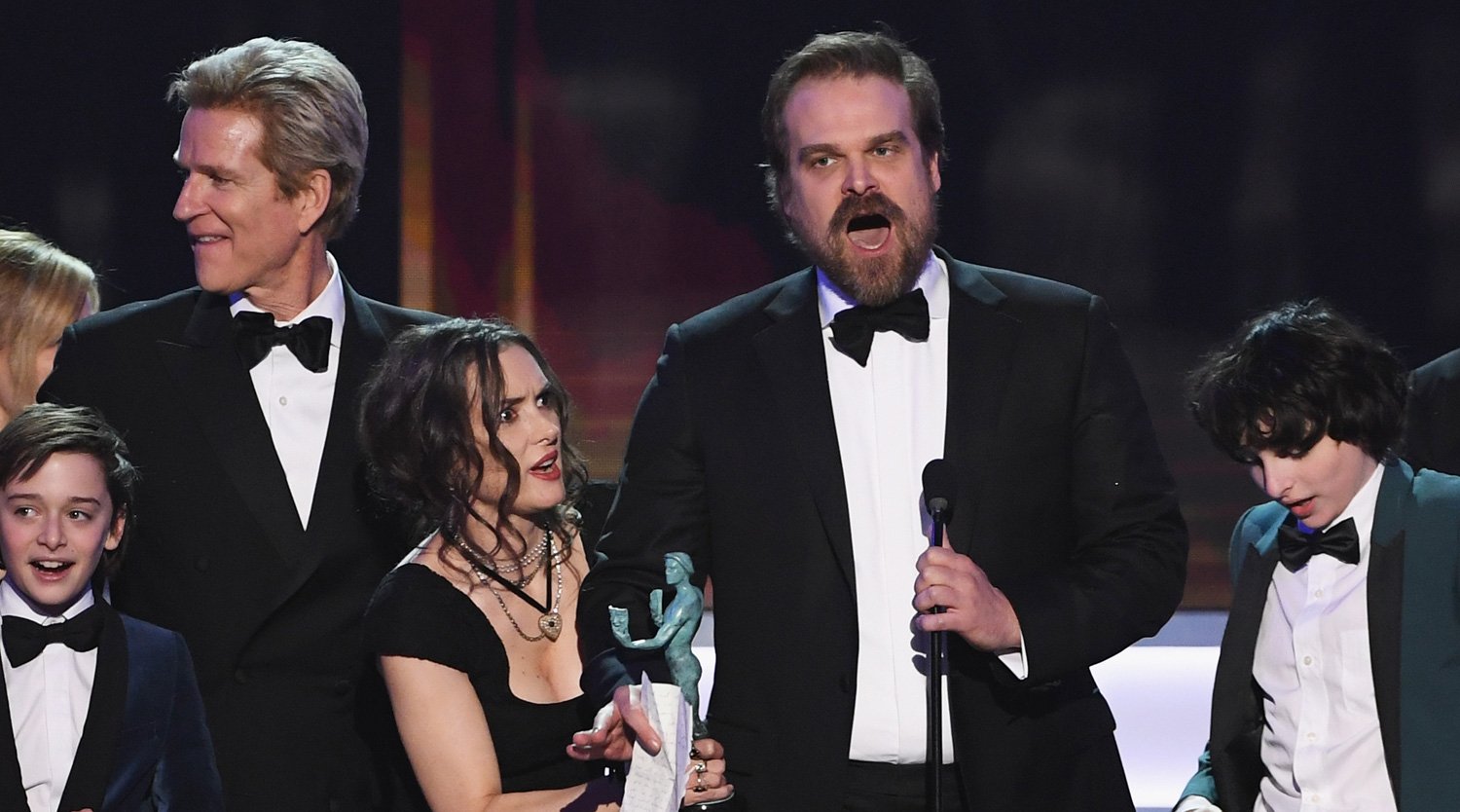 ‘Stranger Things’ Wins at SAG Awards 2017, David Harbour Gives Rousing ...