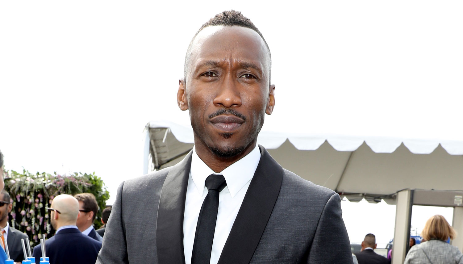 New Dad Mahershala Ali Suits Up for Spirit Awards 2017! | 2017 ...