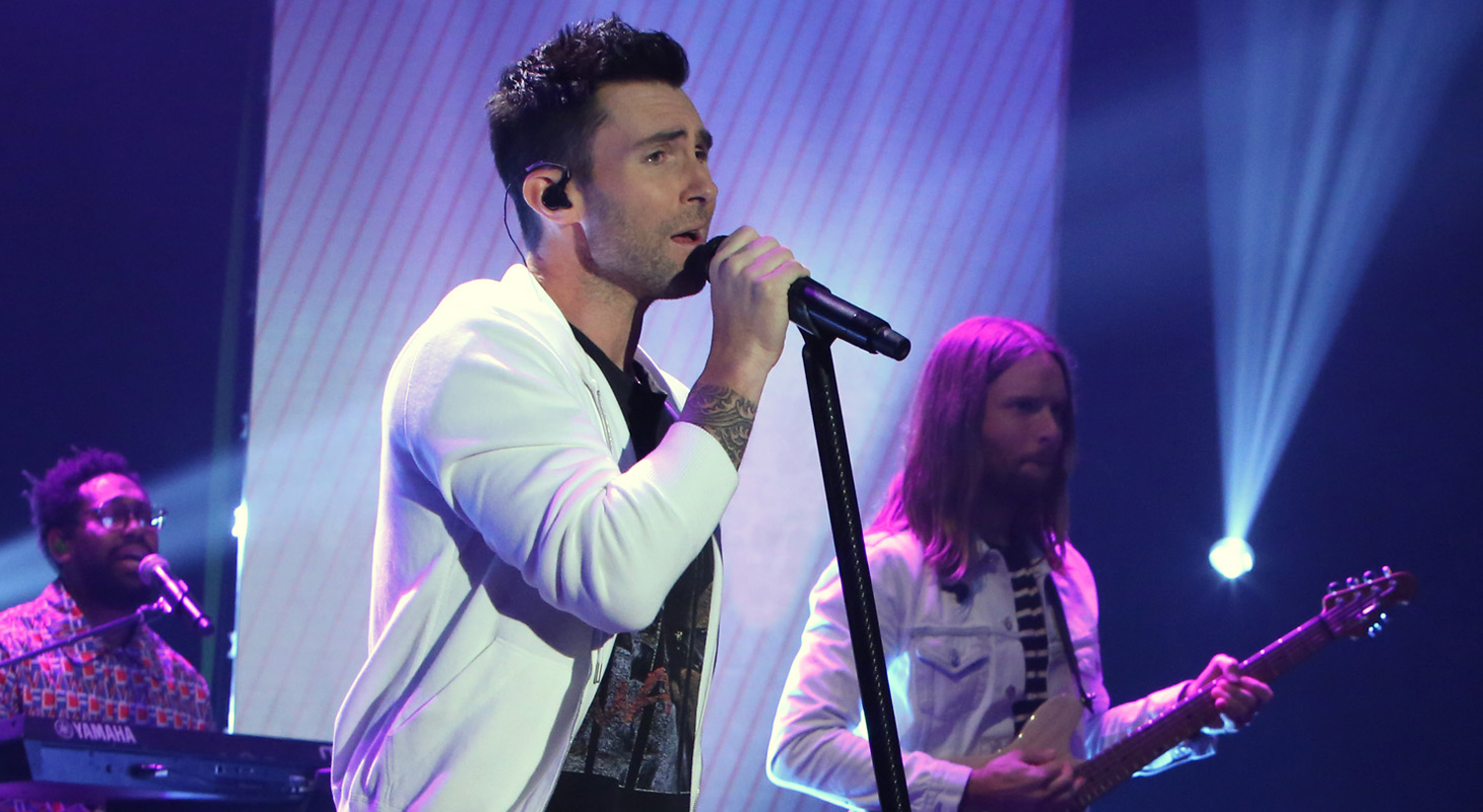 Watch Maroon 5′s First Live Performance of New Song ‘Cold’ | Adam ...