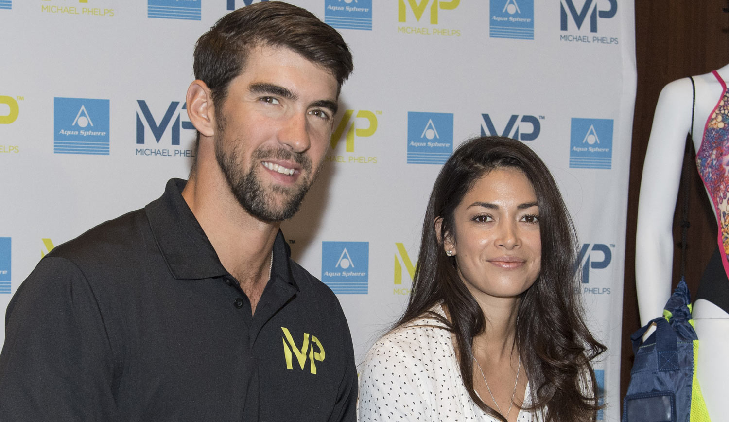Michael Phelps & Wife Nicole Enjoy Romantic Night in Paris | Michael ...