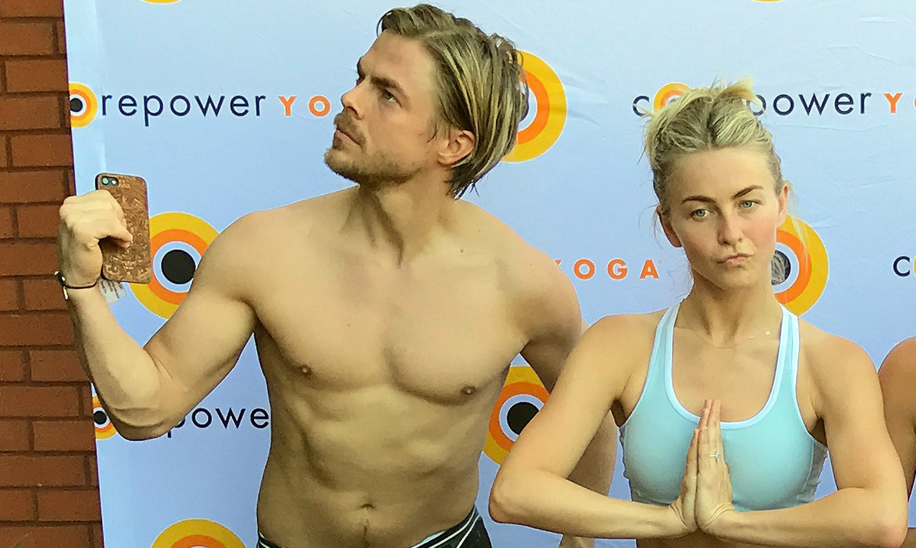 Derek Hough Goes Shirtless For Yoga Class With Sister Julianne | Derek Hough, Julianne Hough ...